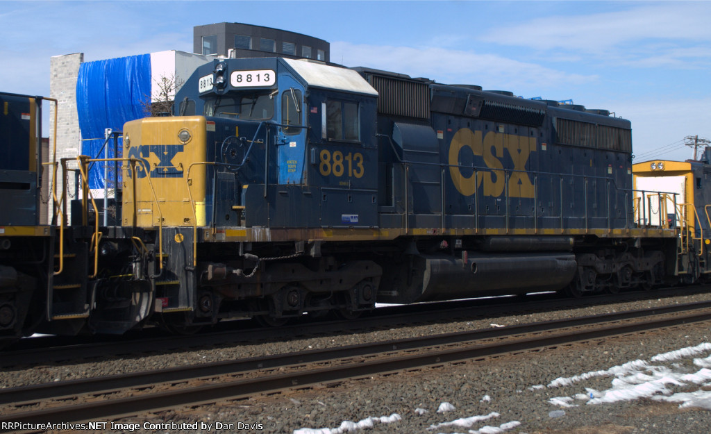 CSX SD40-2 8813 trails on Q433-06